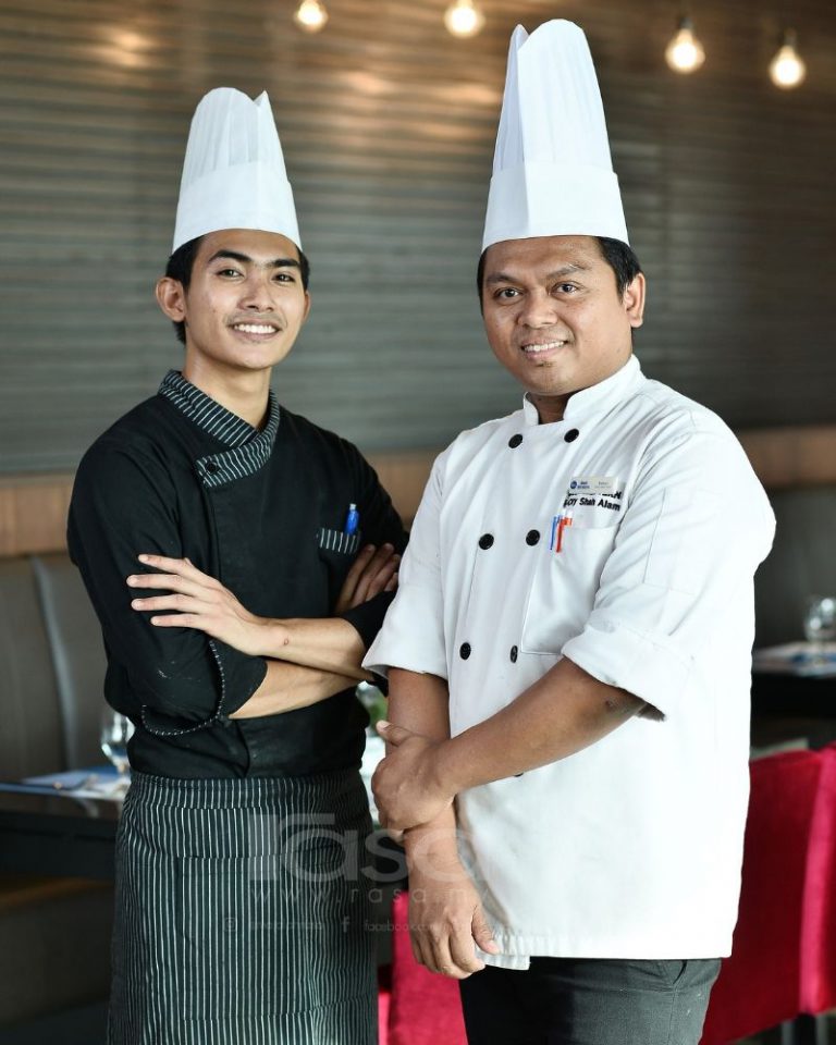 Chef Sue Kongsi Cara Masak Lemang Kukus Guna Cawan Kertas