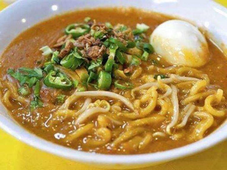 4 Jenis Popia Pasar Malam, No.3 Paling Sedap Dan Wajib Cuba!