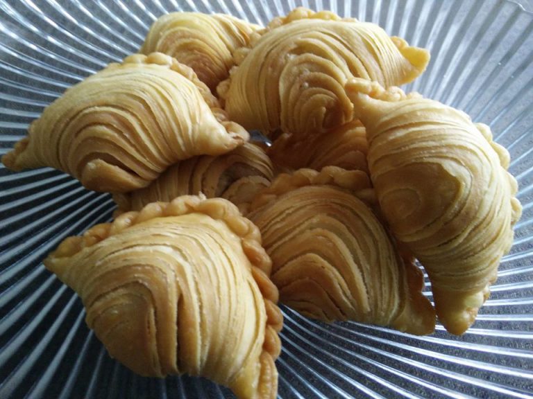Resipi Karipap Pusing Rangup & Berlapis Cantik. Sesuai Buat Niaga